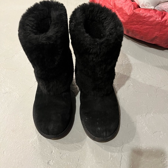 UGG | Shoes | Ugg Black Boots Size 1 Has Some Marks But They Are In ...